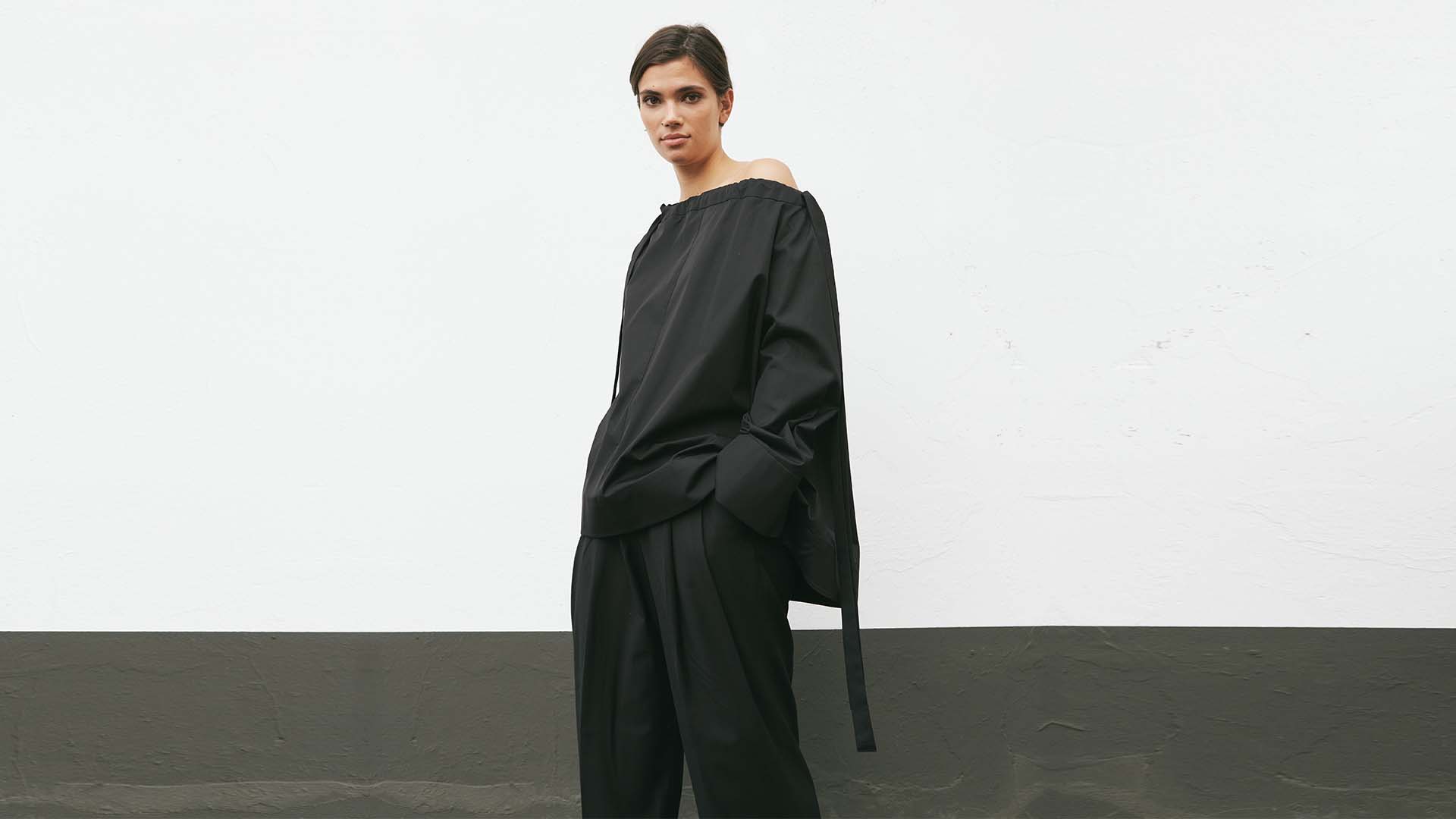 EVA MANN – Blouses: Contemporary Fashion